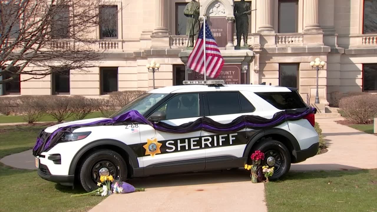 DeKalb Co. Sheriff's Vehicle Honoring Deputy Christina Musil - YouTube