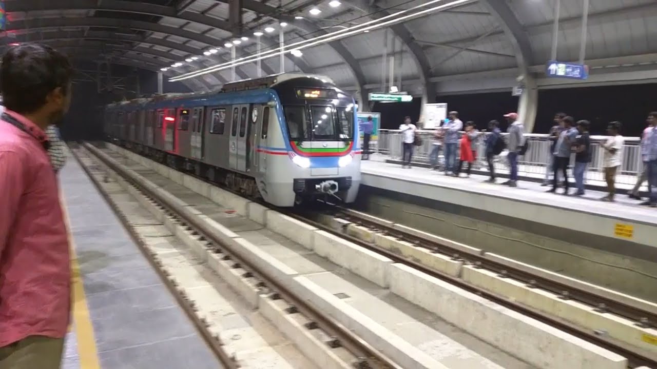 Beautiful Hyderabad Metro Rail during rush hour at night (watch inside ...