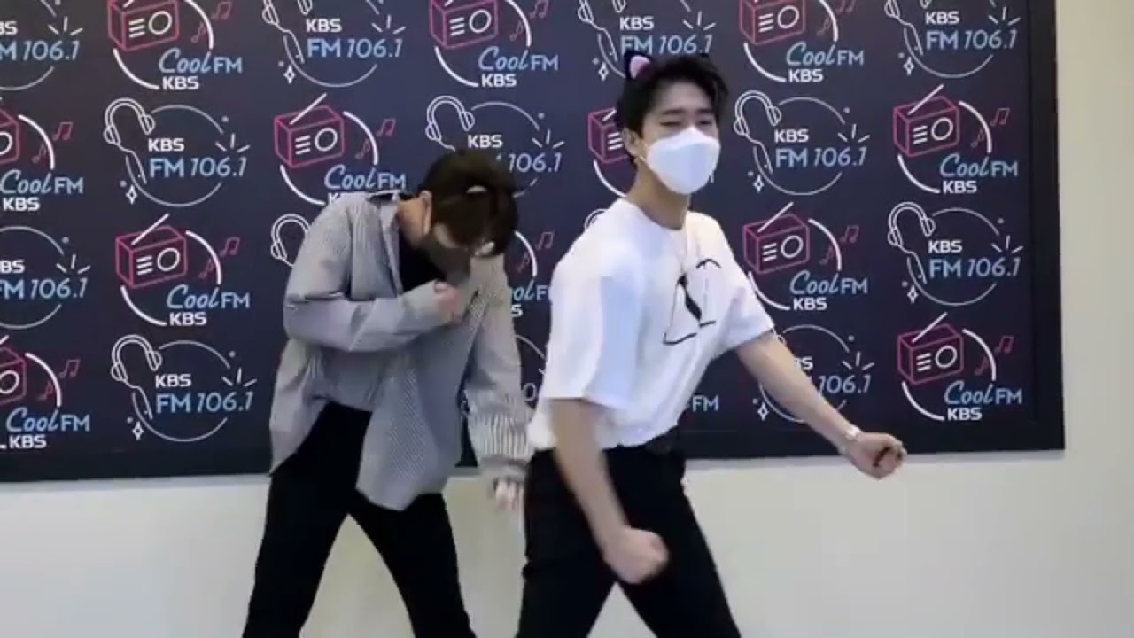 Minho and Han(SKZ) dancing ASAP by STAYC - YouTube