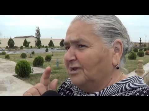 Siyəzəndə «divarları gəzən» xatirə lövhəsi
