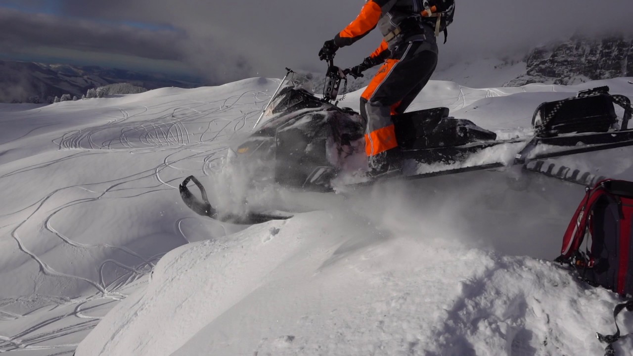 Jumping Skidoo 174 - YouTube