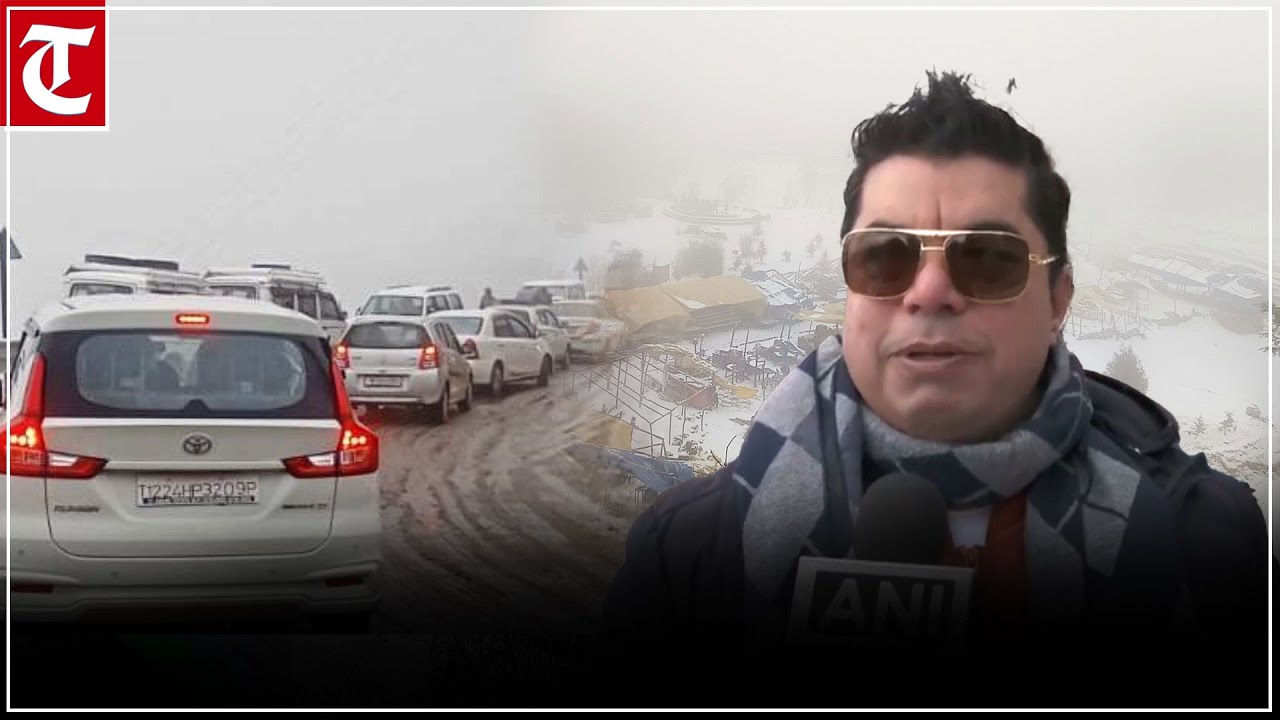 Himachal Pradesh: Tourists enjoy snowfall amid chilly temperature in ...