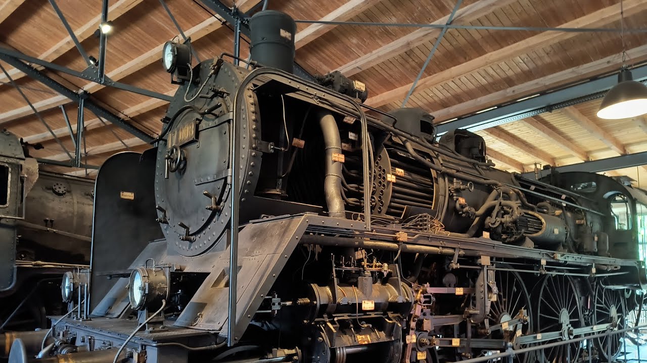 German Steam Locomotive cut-away | Berlin Technical Museum - YouTube