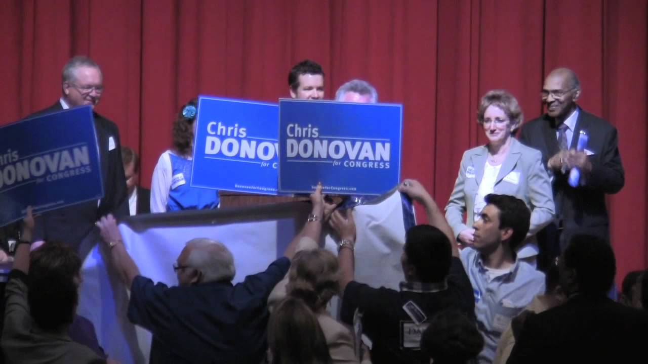 Dan Roberti supporters attempt to block Chris Donovan - YouTube