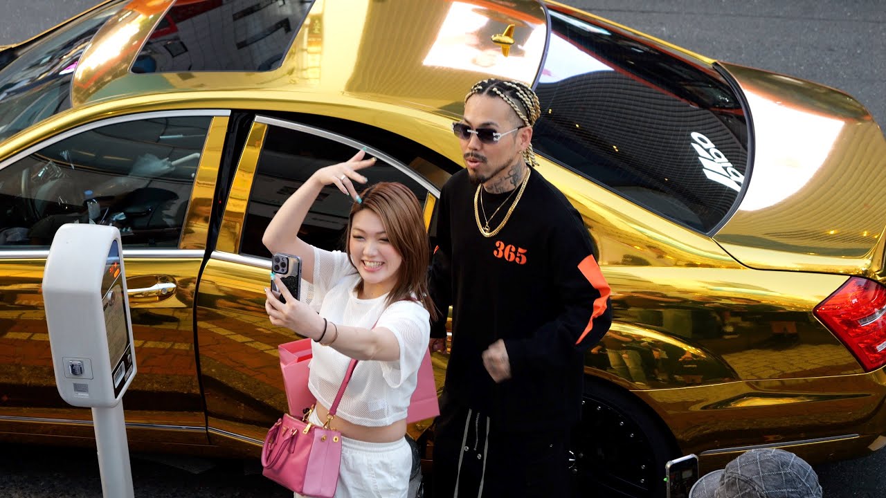 Sho The Rapper kindly poses for photos with fans in Shibuya! :) - YouTube