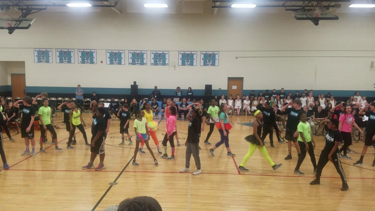 Bradley Middle 8th Grade Dance Team and Crew - YouTube