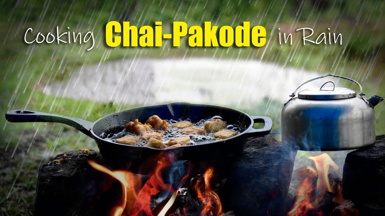 Cooking Chai-Pakode in Heavy Rain on a forest hilltop, Outdoor cooking ...