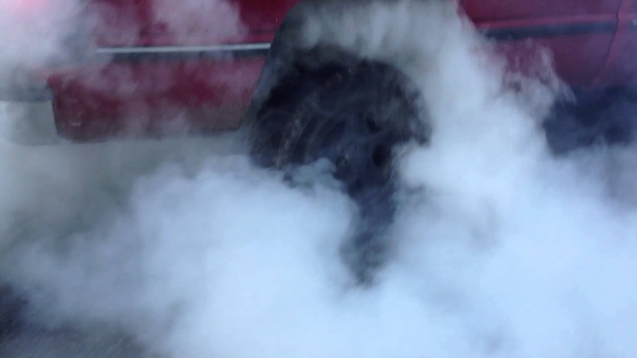 Dodge Ram 1500 V8 5.2 Magnum HUGE BURNOUT! - YouTube