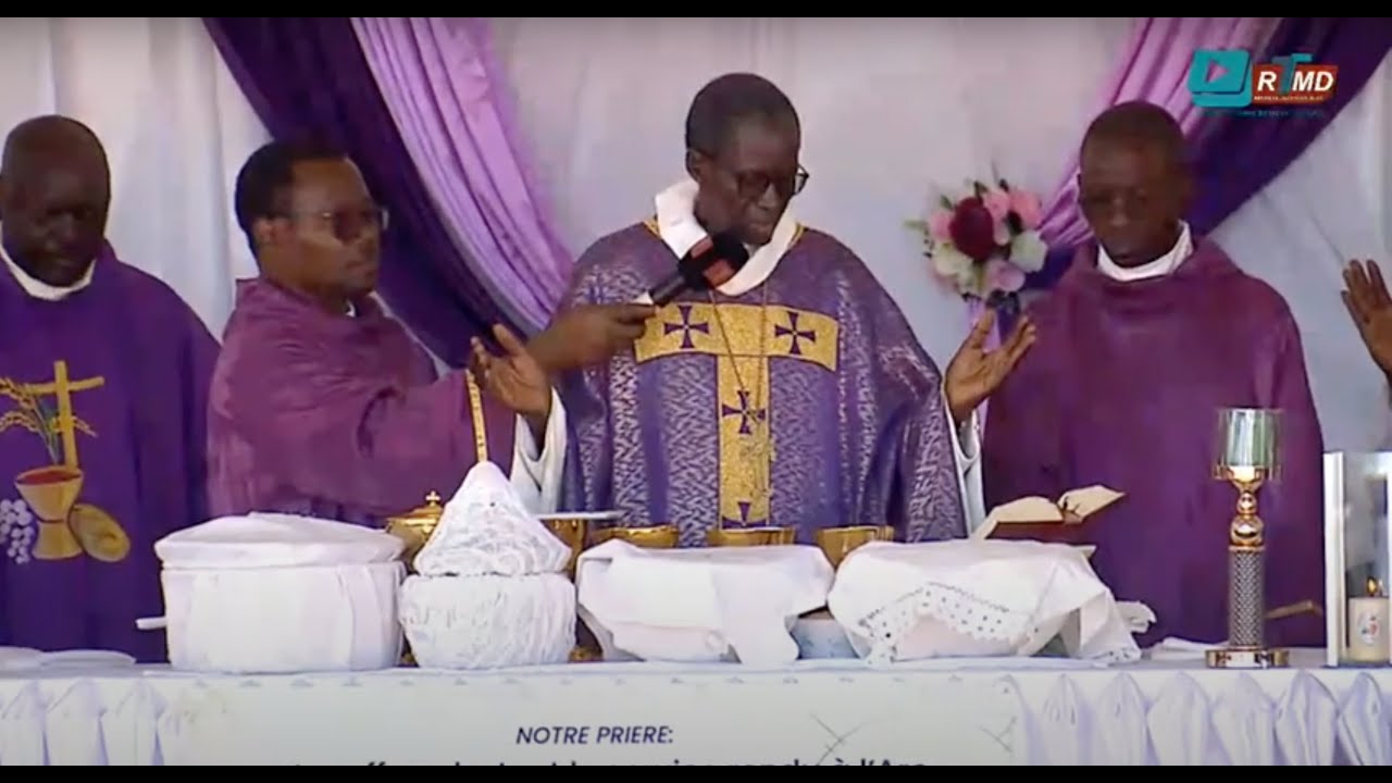 JMJ MALIKA 2025 : Messe solennelle présidée par l'Archevêque de Dakar ...