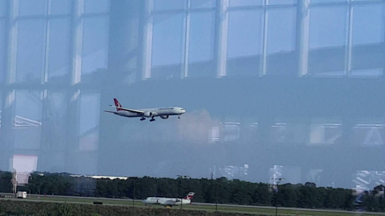 Turkish Airlines Flight 31 landing Atlanta Airport - YouTube