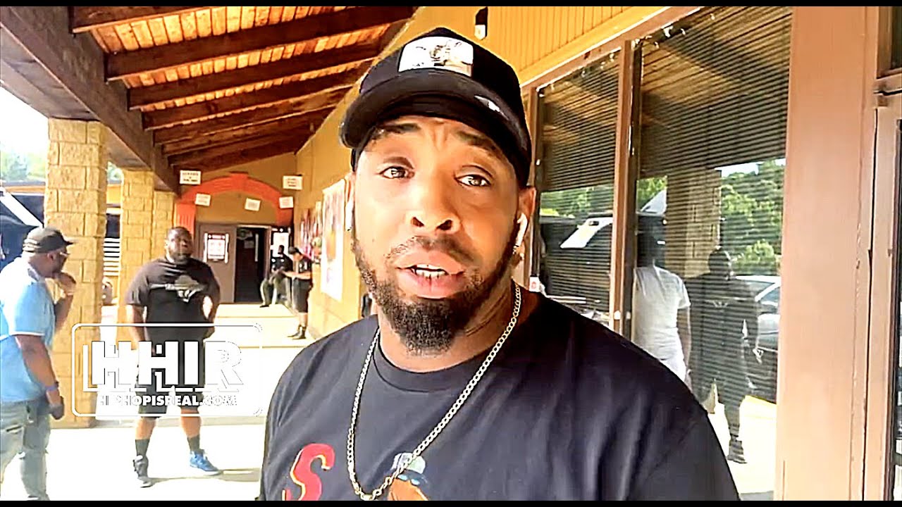 "SNAKE EYEZ PUT HIS HANDS ON ME" 😲 STUMBLES ON HIS FIRST TIME SEEING ...