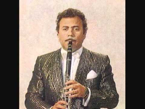 ΜΑΚΗΣ ΒΑΣΙΛΕΙΑΔΗΣ-ΜΙΑ ΩΡΑΙΑ ΒΟΣΚΟΠΟΥΛΑ. - YouTube