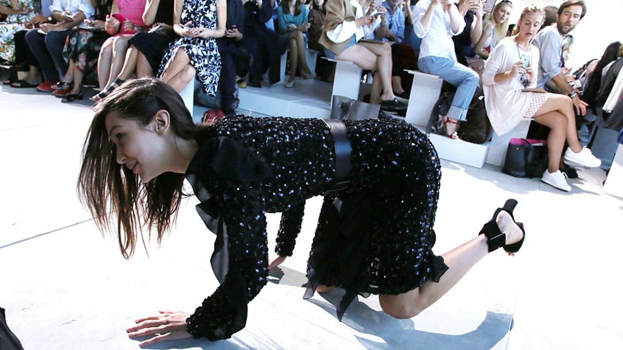 Bella Hadid Falls on Runway at Michael Kors NYFW Show - YouTube