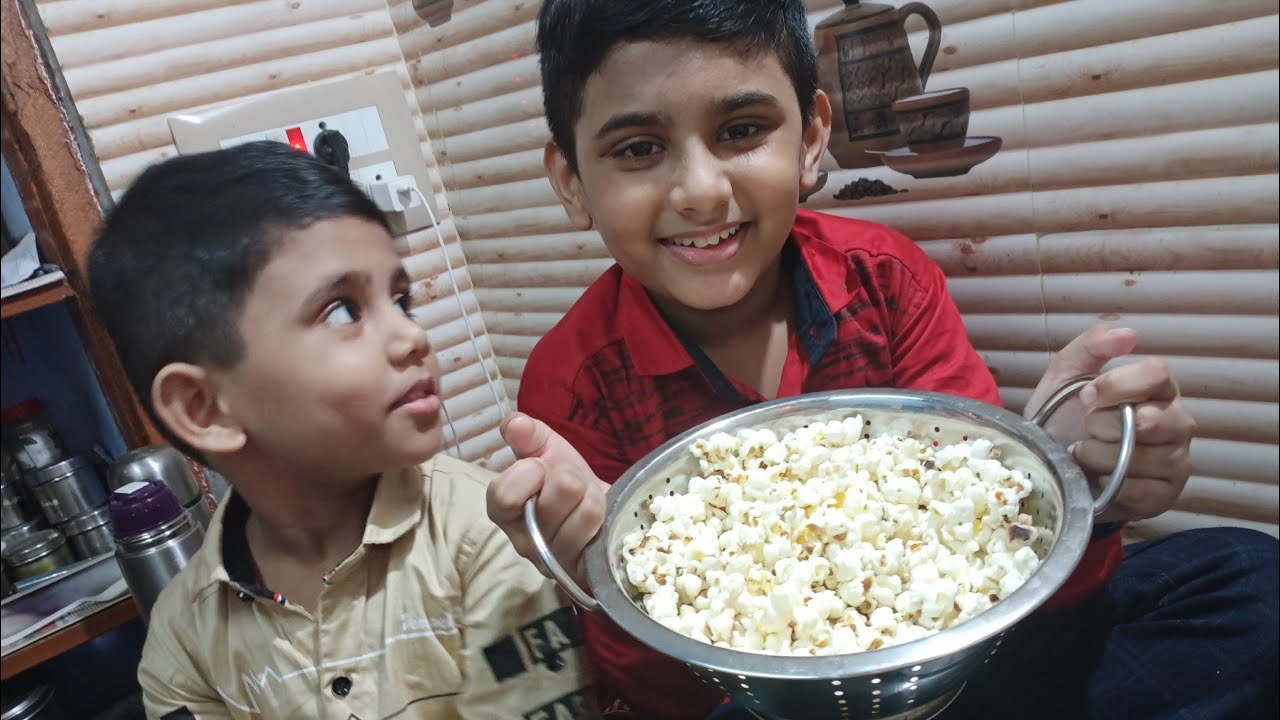 Kids Making Popcorn 😋 / 2min Popcorn at home - YouTube