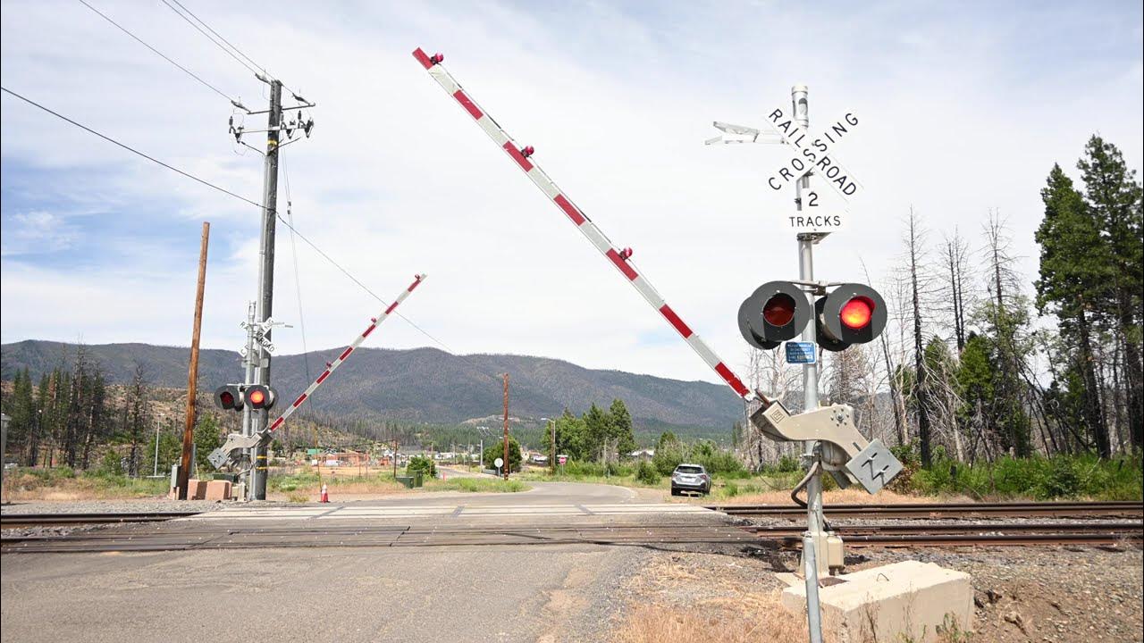 BNSF 5614 Passes the Round valley Rd Railroad crossing︱6/14/2025 - YouTube