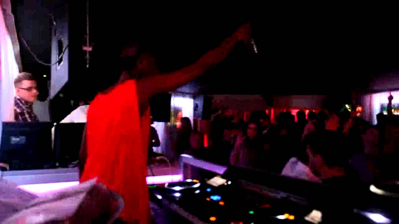 Dj Paulette Live @Maison Rouge - YouTube