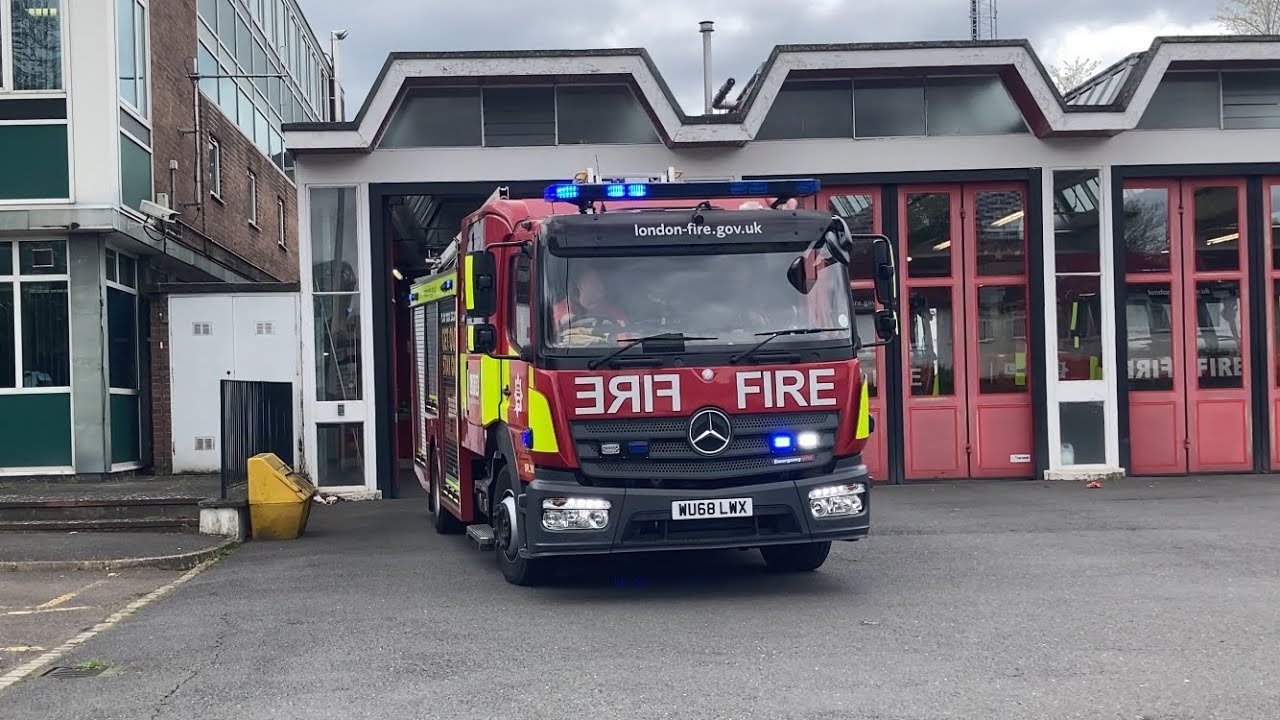 *H311* LFB Croydon Pump Ladder Turnout to Emergency - YouTube