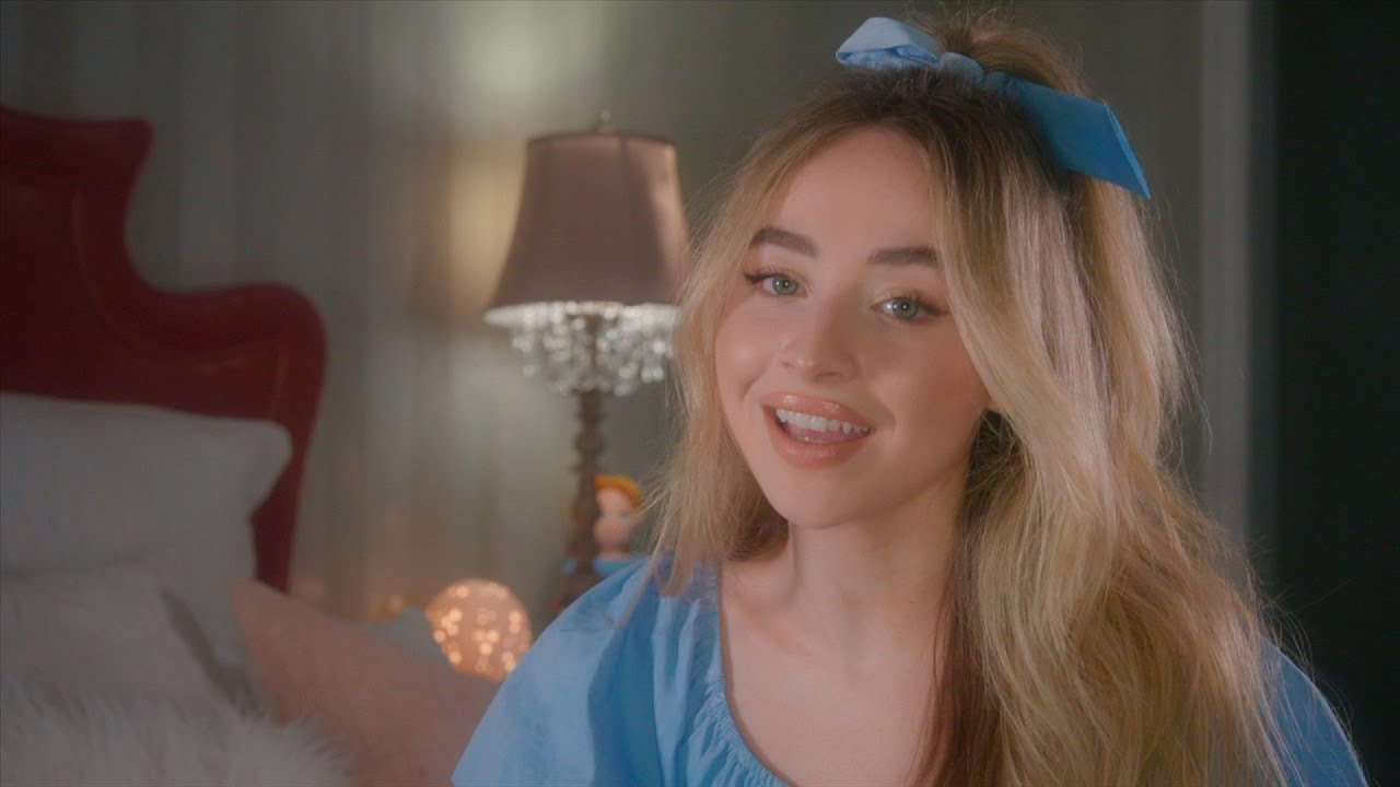 Sabrina Carpenter and Lang Lang Perform 'Your Mother And Mine' - The ...