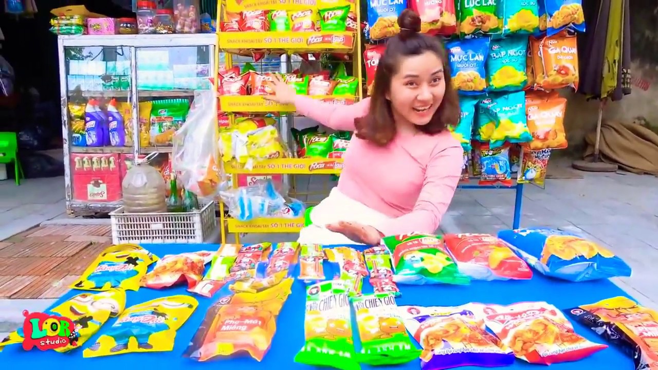 Boong candy pretent play with seller girl on street and help her by ...