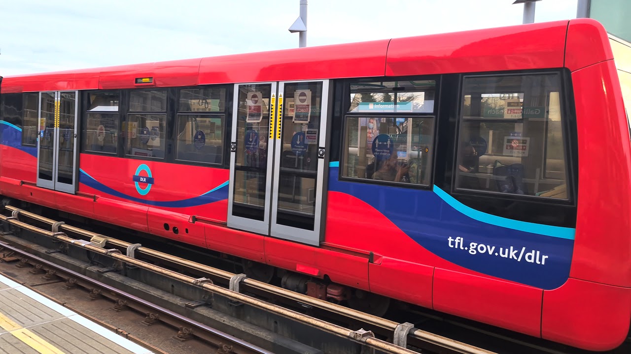 DLR B07 Stock 132 @ Gallions Reach - YouTube