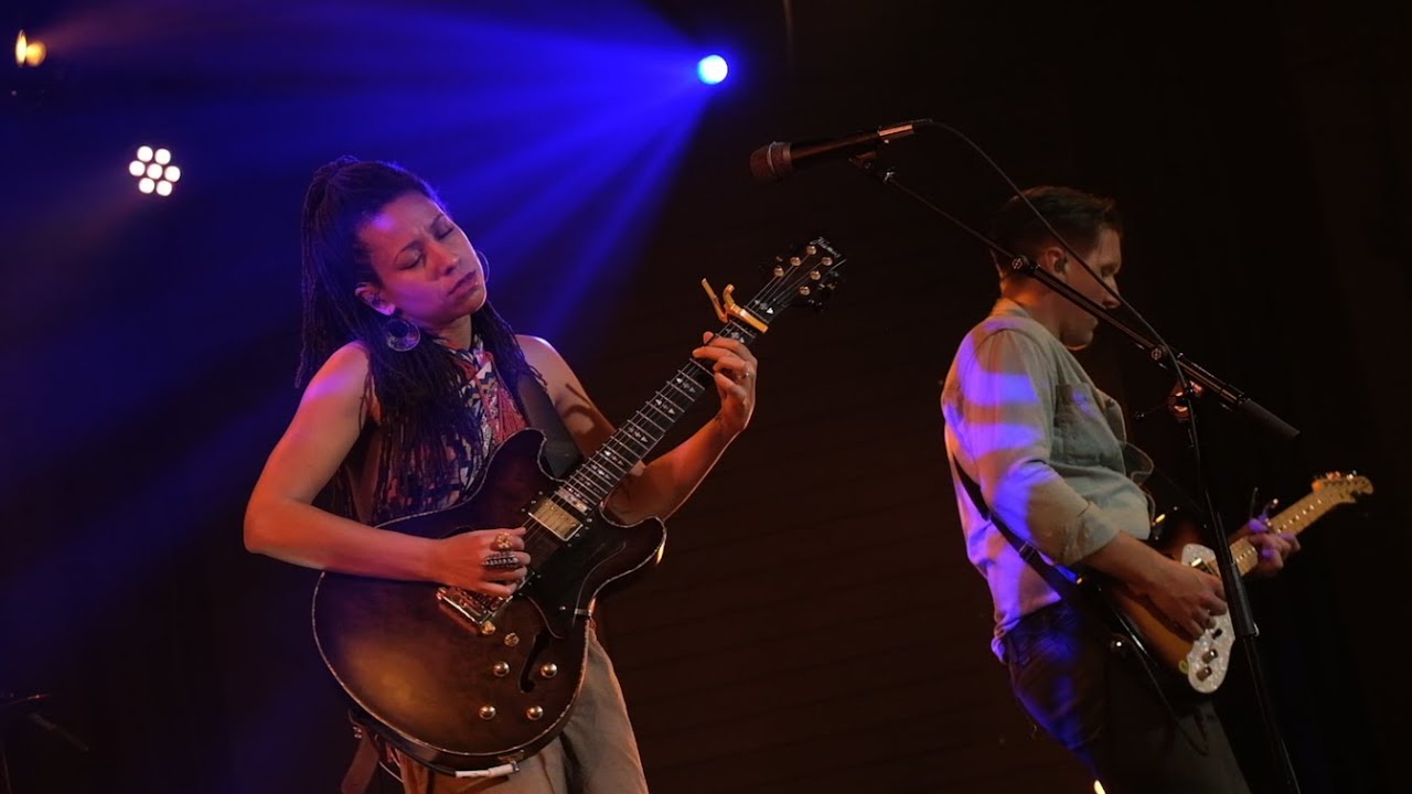 Ché Aimee Dorval - Flight (Live at The Wise, Vancouver) - YouTube