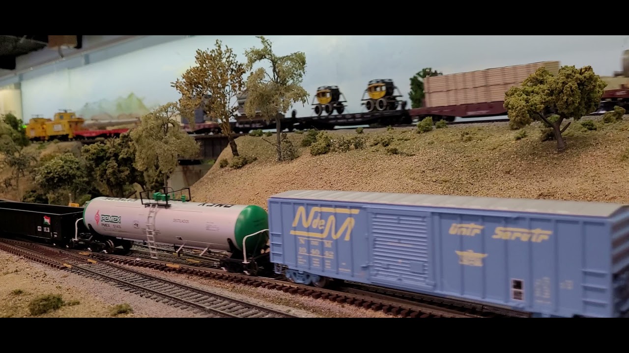 UP 844 & 825 - YouTube