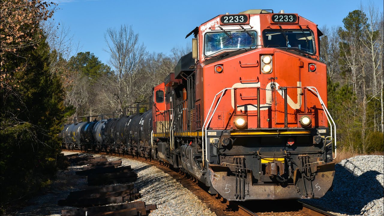 [HD] Canadian National Locomotives Lead CSX Ethanol Train - YouTube