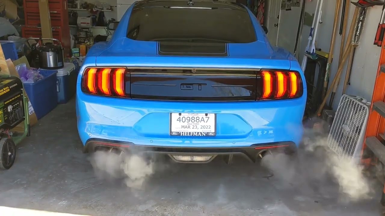 Cold start 2022 Ford Mustang GT Steeda H-pipe on stock mufflers - YouTube