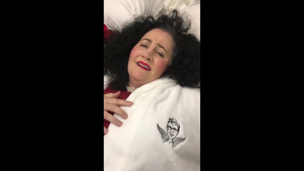YVETTE PARSONS as Scarlet O'Hara - Oh ASHLEY BLOOMFIELD BATHROBE! - YouTube