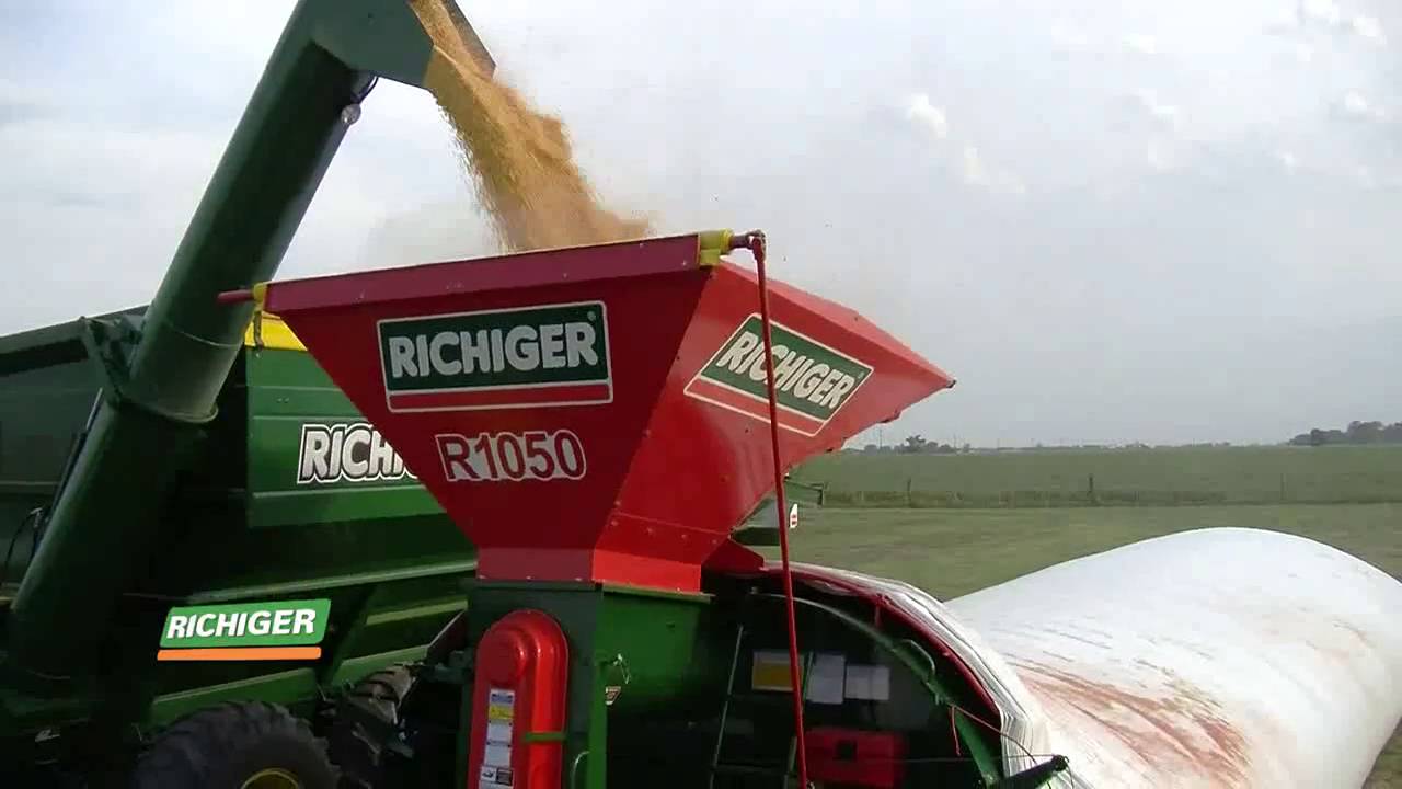 Richiger Grain Bagging System - YouTube