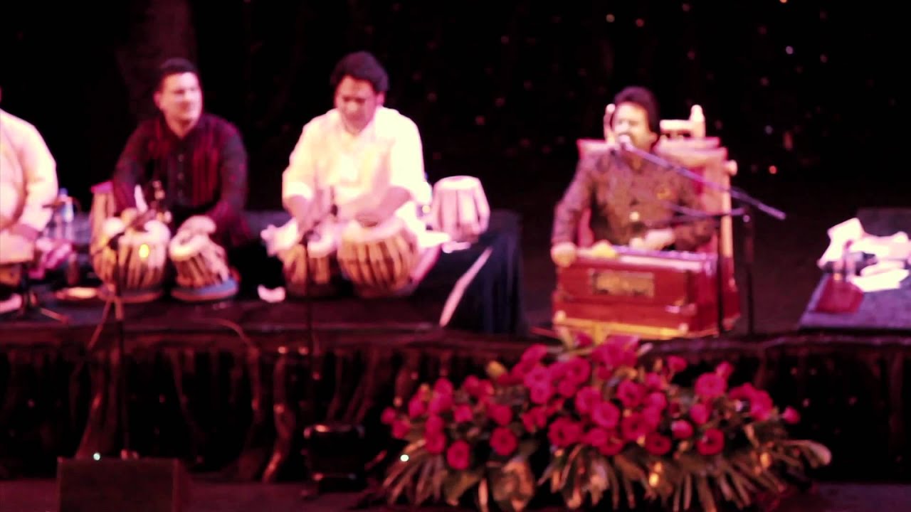 Pankaj Udhas Live Concert - Ye Alag Baat Hai ft Yama Sarshar - YouTube