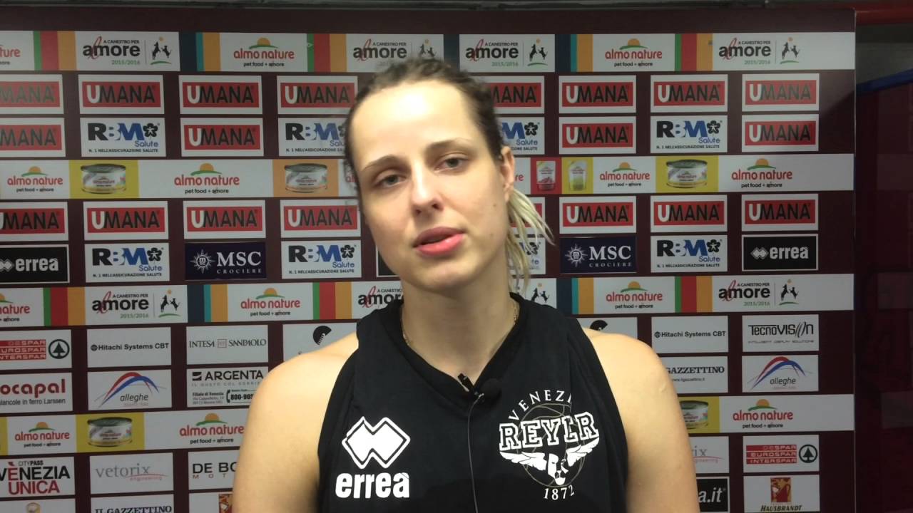Maya Ruzickova su semifinale scudetto Lucca - Reyer - YouTube
