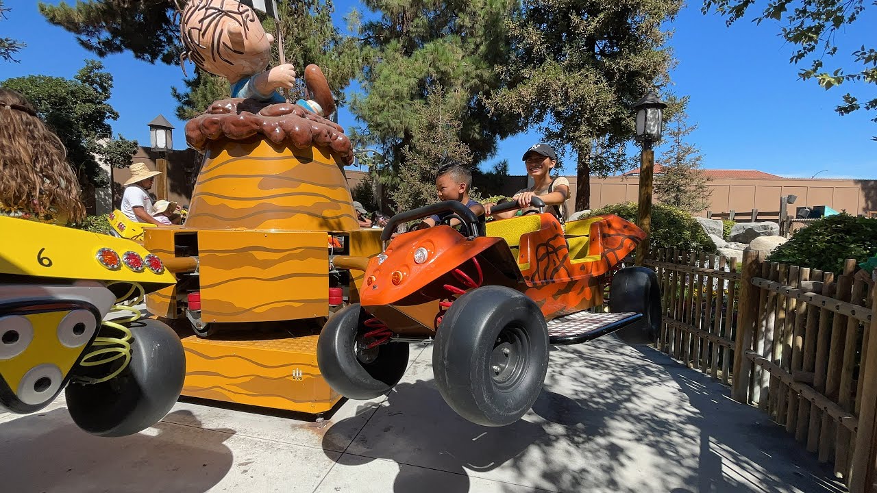 Pig Pen’s Mud Buggies - Bouncing Car Kid Ride | Knott’s Berry Farm ...
