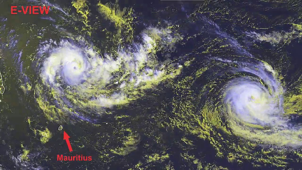 Cyclone CILIDA and KENANGA Indian Ocean 20-12-2019 - YouTube