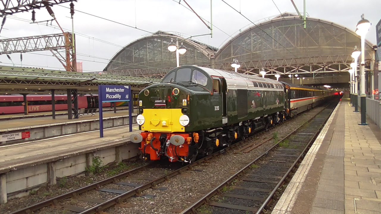 BR Class 40 40013 and BR Class 47 47593 at Manchester Piccadilly ...