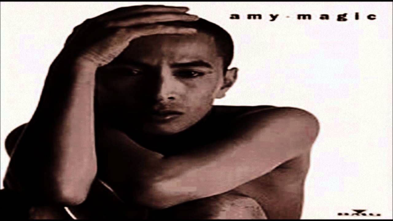Amy Search - Lagu Cinta Dunia HQ - YouTube
