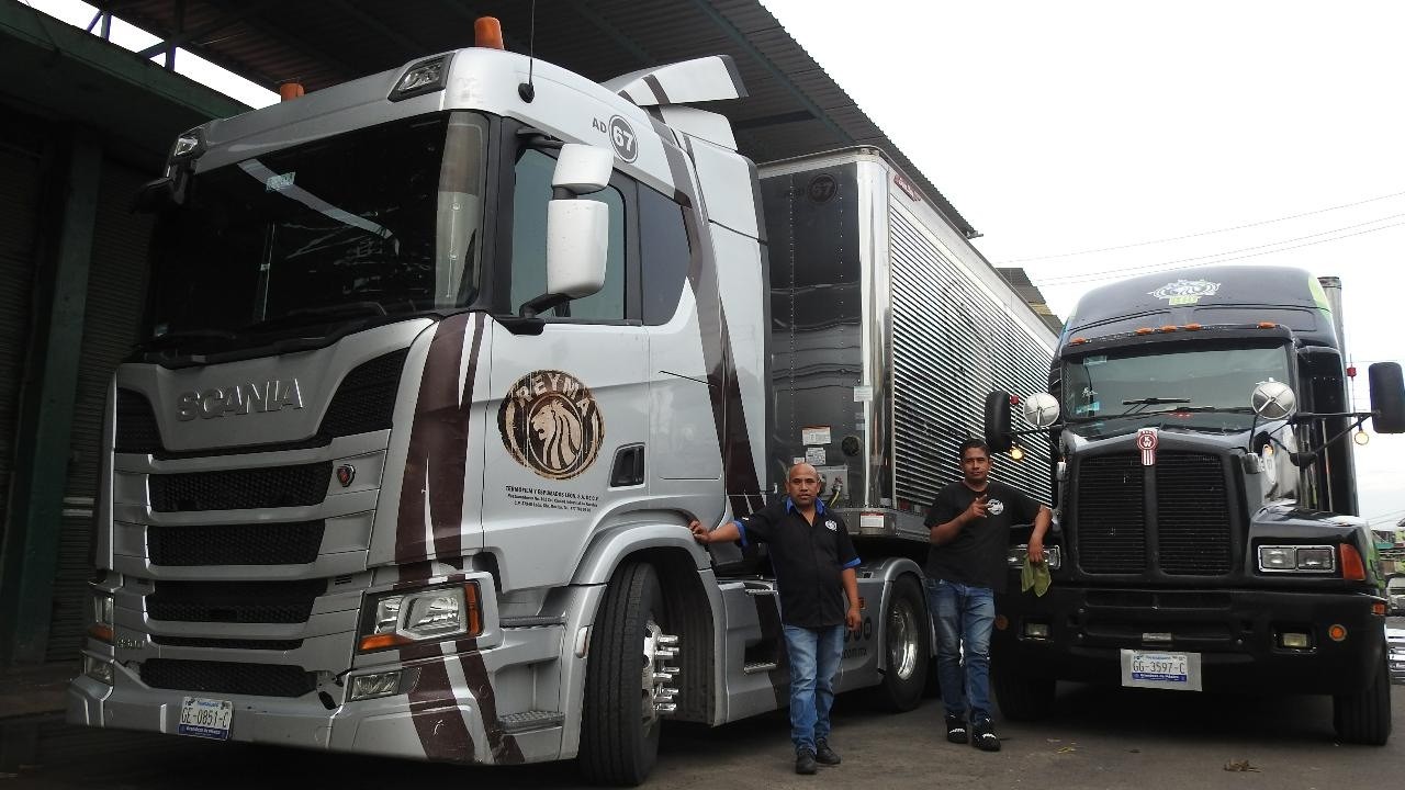 Trailers De Grupo Reyma En Guadalajara. - YouTube