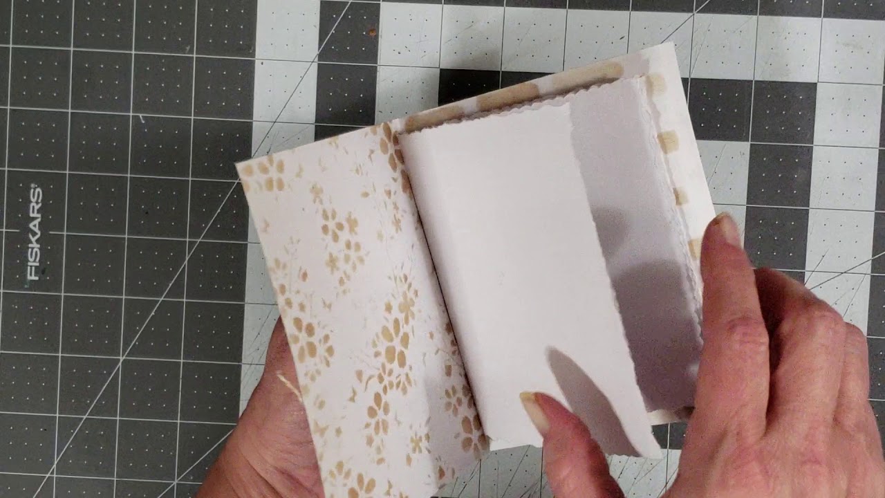 Little booklets for pockets - YouTube
