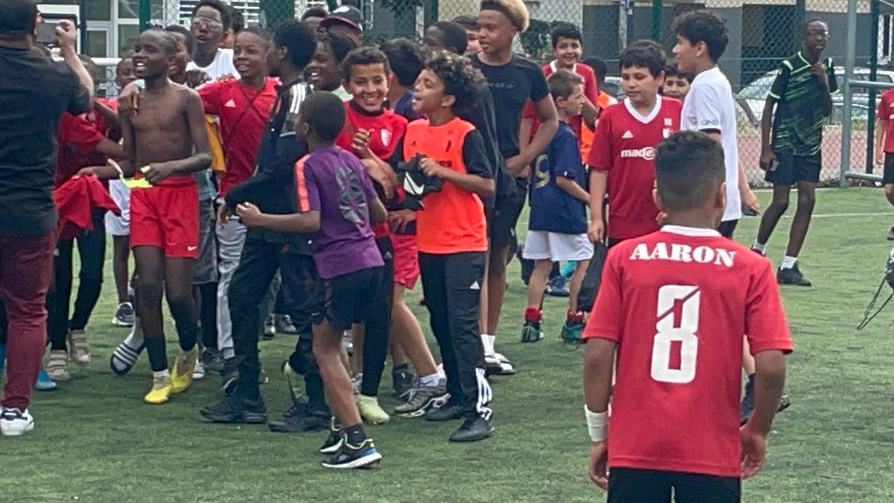 GROSSE AMBIANCE APRÈS LA VICTOIRE EN FINALE TOURNOI DE FOOT COMB - YouTube