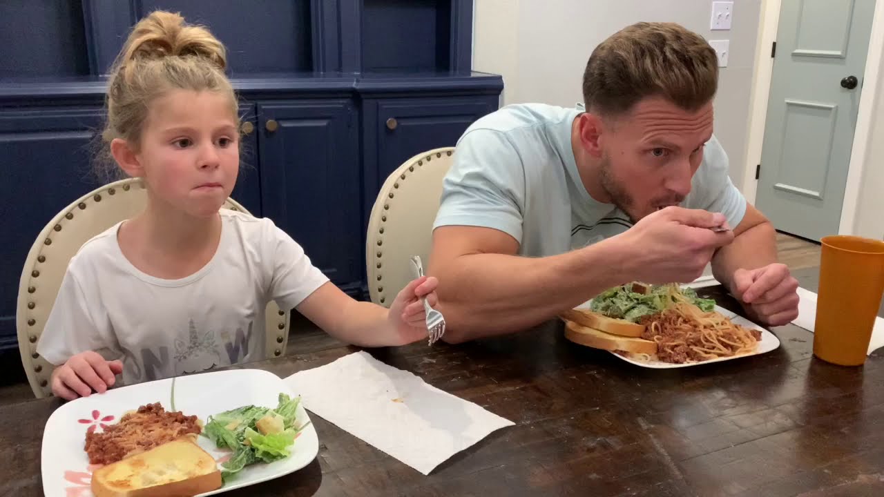 Elf —Spaghetti Dinner scene - YouTube