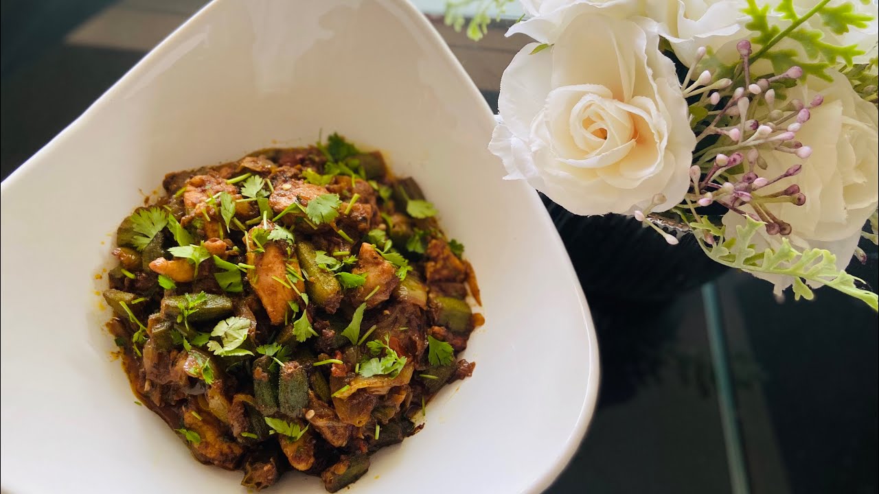 Bhindi curry with chicken - bhindi - chicken - Pakistani curry - YouTube