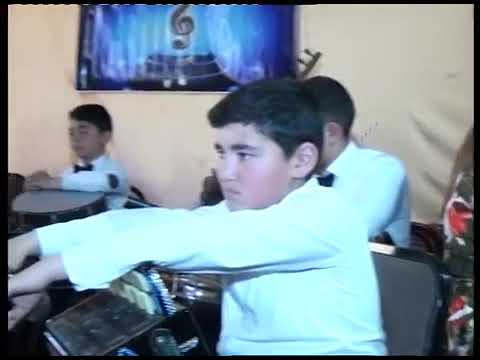 Gədəbəy rayon Slavyanka kend musiqi mektebinde Həsənov Eminin qarmonda super performansi