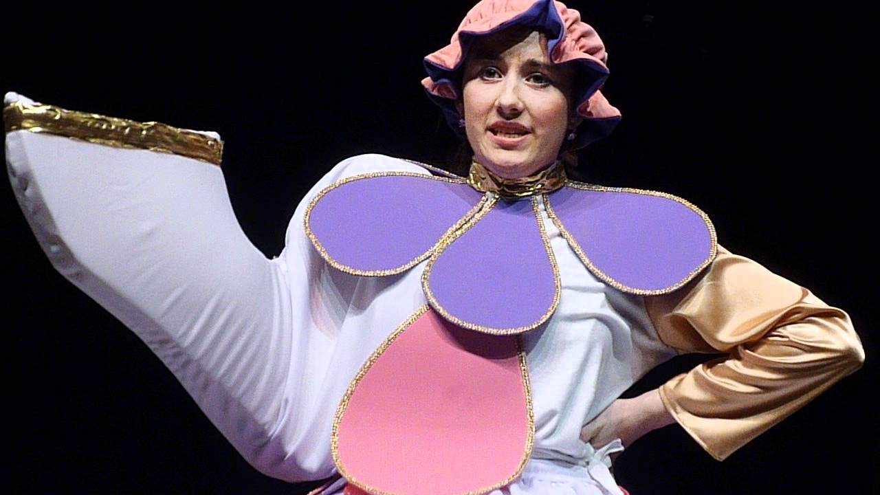 Olivia, as Mrs Potts, sings "Beauty and the Beast" at Nissitissit ...