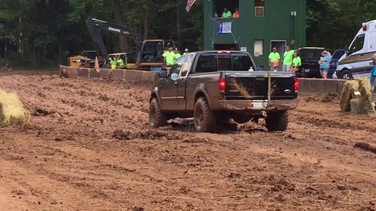 Putnam County Fair WV 2016 Mud Runs - YouTube