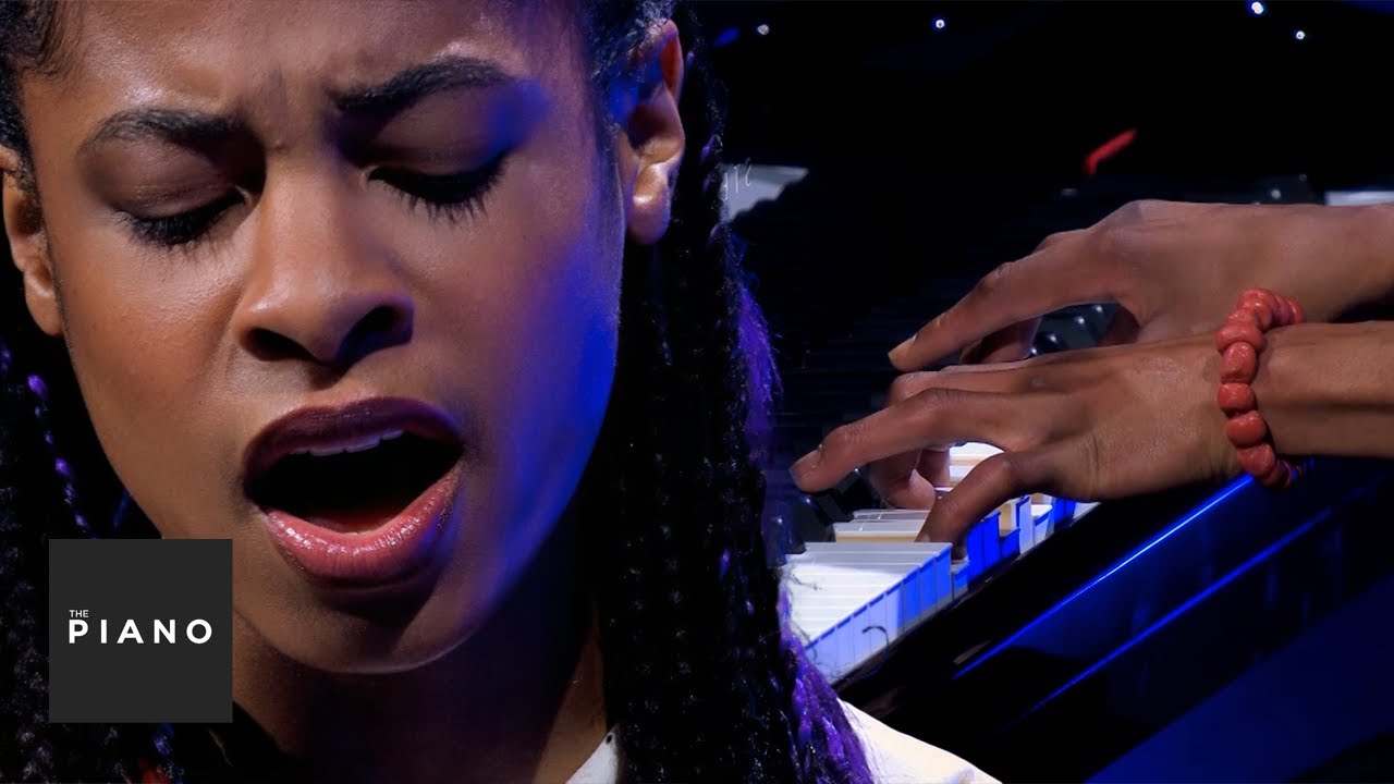 Mia Makes Her Family Proud With Her Final Concert Performance | The ...