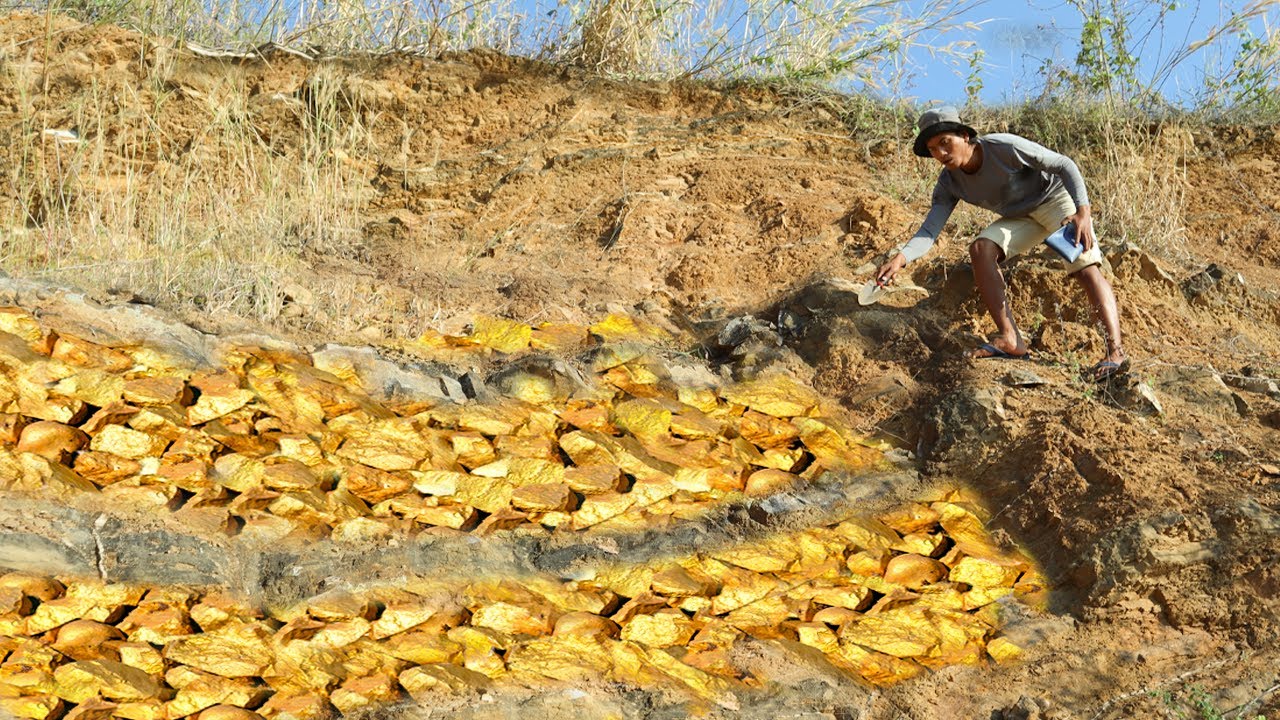 Amazing Finding Gold Treasure So Exciting! I Fuond a lot of Expensive ...