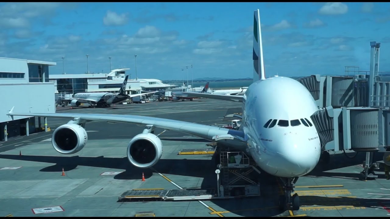 Emirates A380 EK407 business class flight report AKL-MEL INCREDIBLE ...