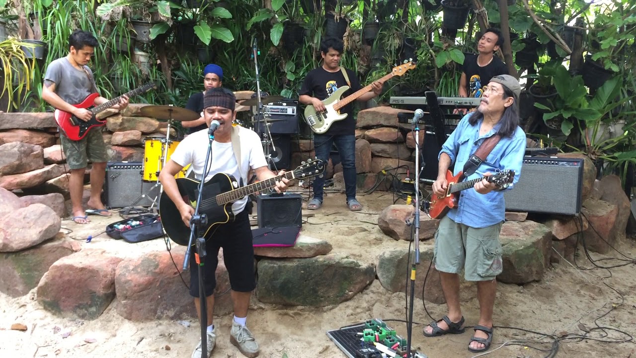 คอยเพื่อน ZUZU (Official Video) - YouTube