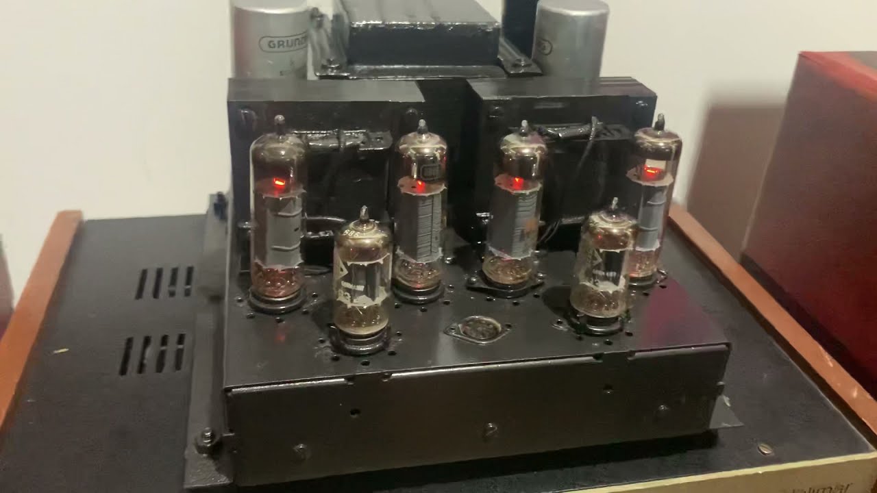 Grundig NF2 Válvular Años 60’s + Parlantes Infinity E-L - YouTube