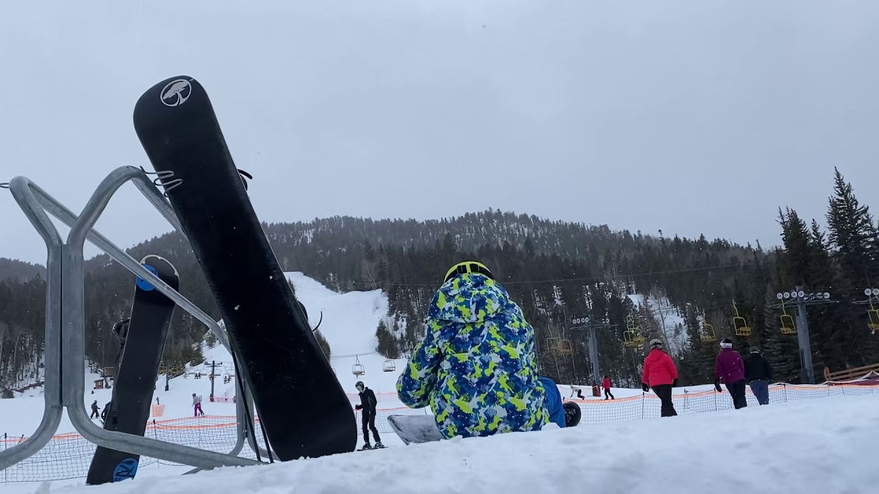 Red River starting to snow - YouTube